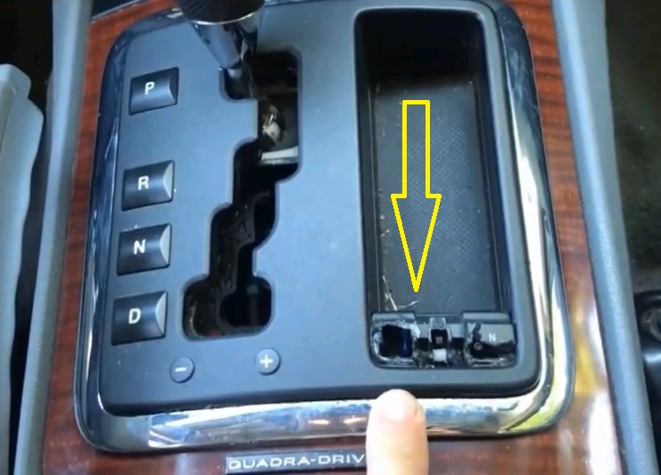 Jeep Grand Cherokee 05-10 – Electronic Shift Module & 4WLow Module ...